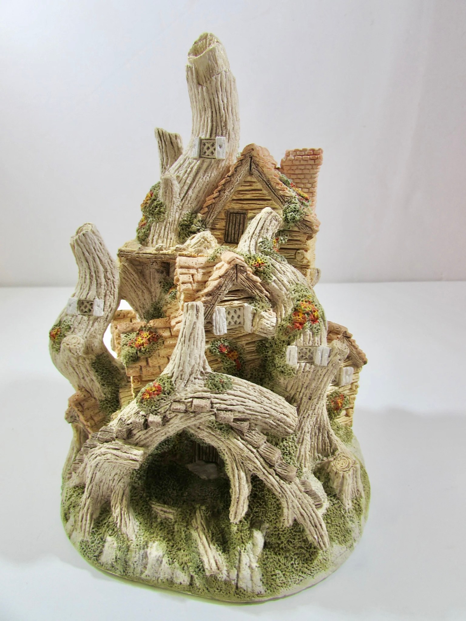 Unusual Cottages | David Winter Cottages